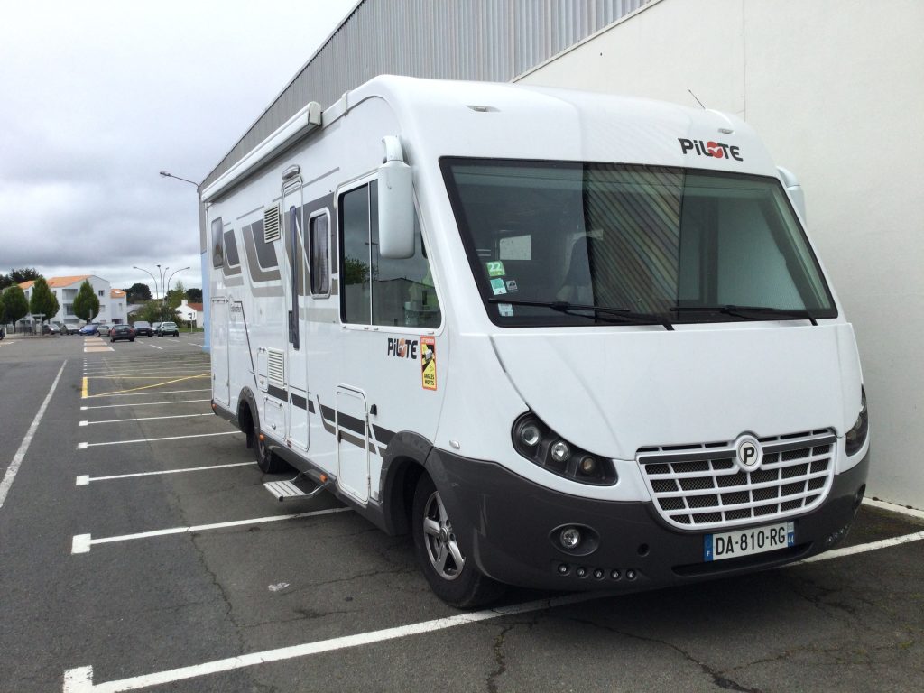 91A2D702-3FDC-412B-89BD-71482D87B4CA - Camping car occasion